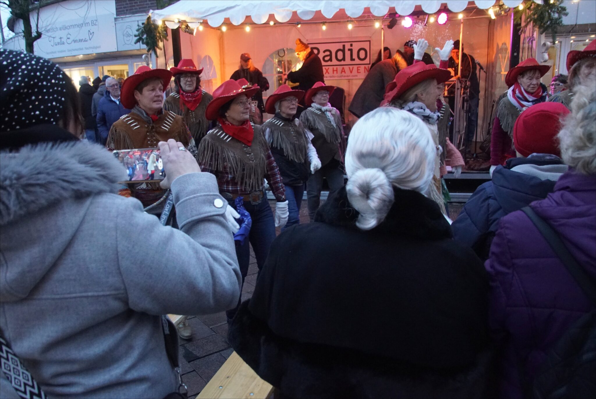 Linedance auf der Weihnachtsstraße - Cuxverein